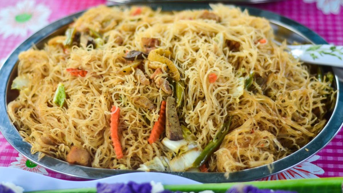 ¡Descubre el Secreto del Pansit Filipino en Esta Receta Fácil! 🍜