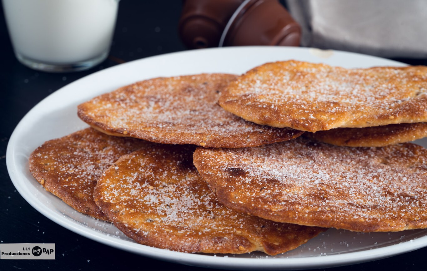 ¡Descubre la auténtica receta de Tortas de Aceite andaluz! 🌟🥖