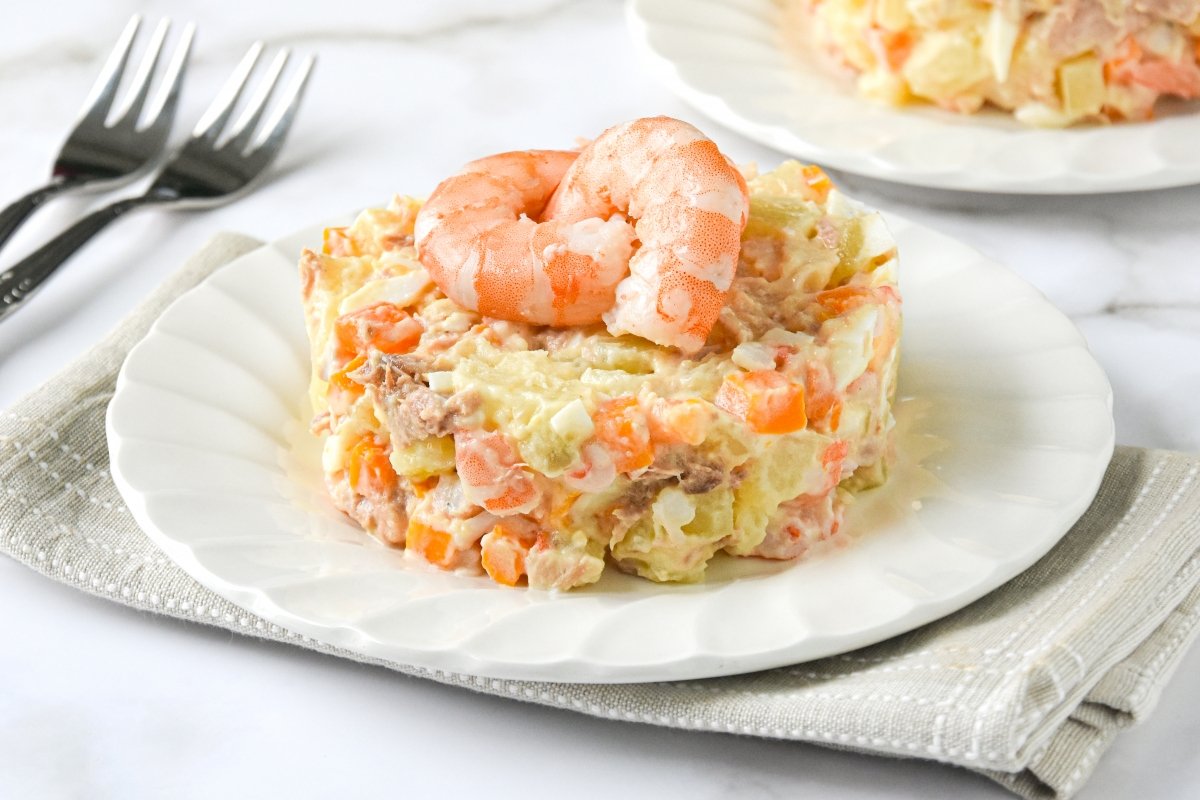 ¡Descubre la Ensaladilla de Gambas Perfecta! 🍤🥗 Receta Irresistible