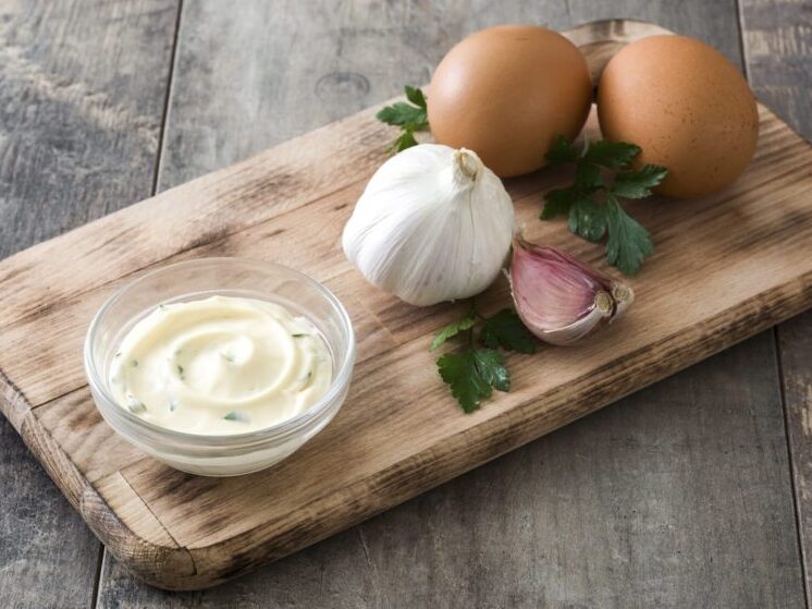 Alioli Receta Ingredientes: ¡La MEJOR (y más fácil!) 🤤