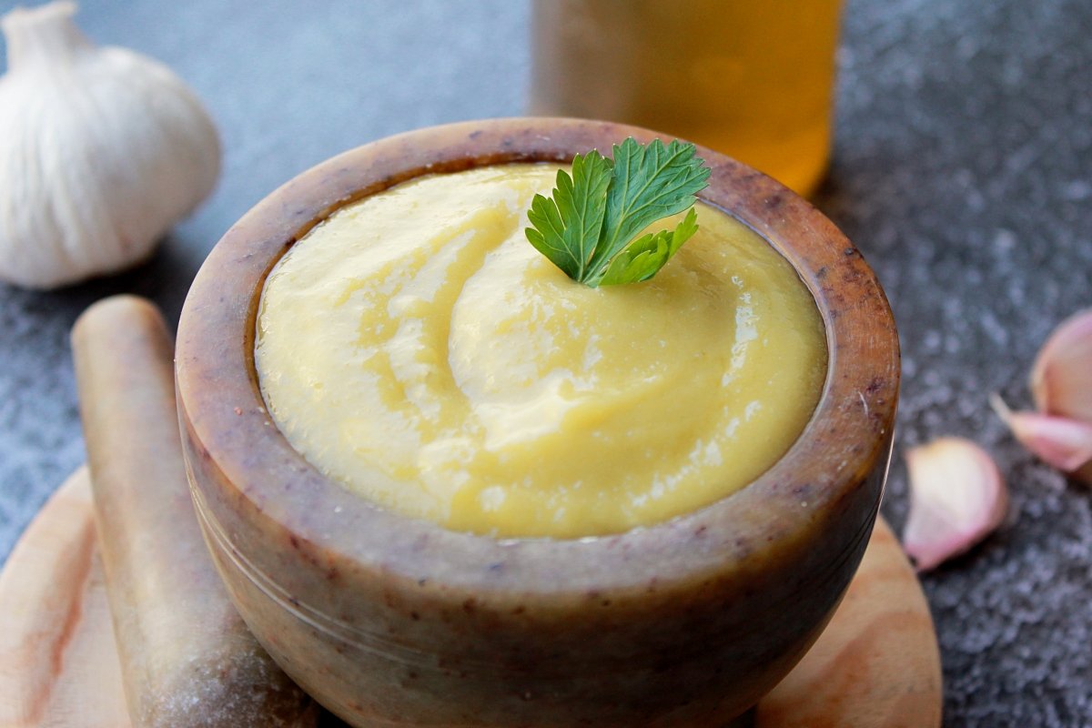 Alioli Receta Original Española: ¡La Auténtica! 🤤