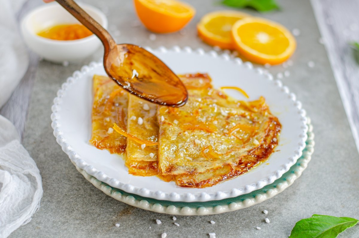 Crêpes Suzette de Naranja: ¡Receta que te hará suspirar!🍊🔥