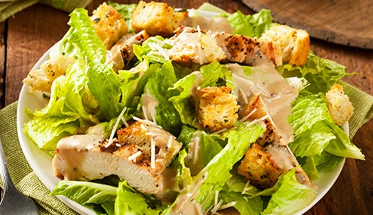 Ensalada César: ¡Receta INCREÍBLE! 🥗 Ingredientes y más