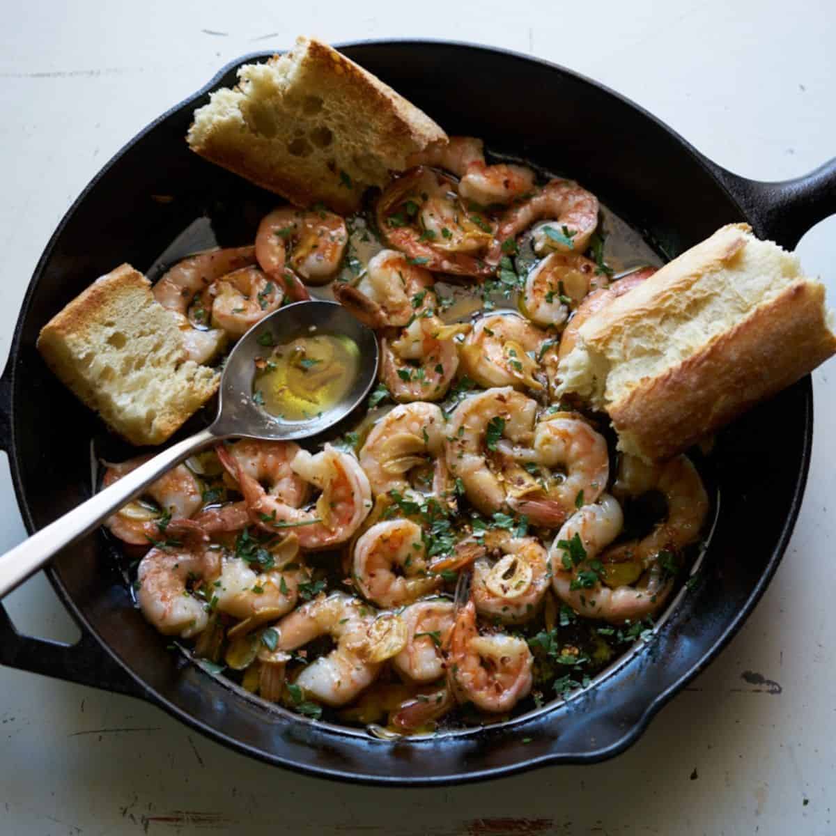 Gambas al Ajillo 🧄🥖 ¡Receta IRRESISTIBLE con Pan!