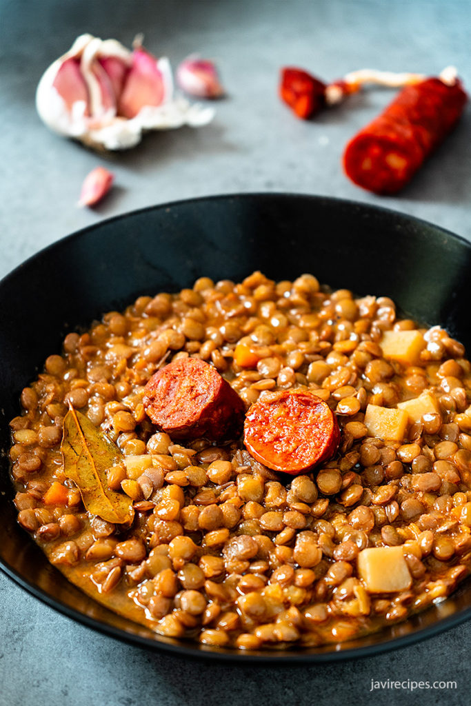 Lentejas con Chorizo 🇪🇸 ¡Receta Española que te Volará la Cabeza!