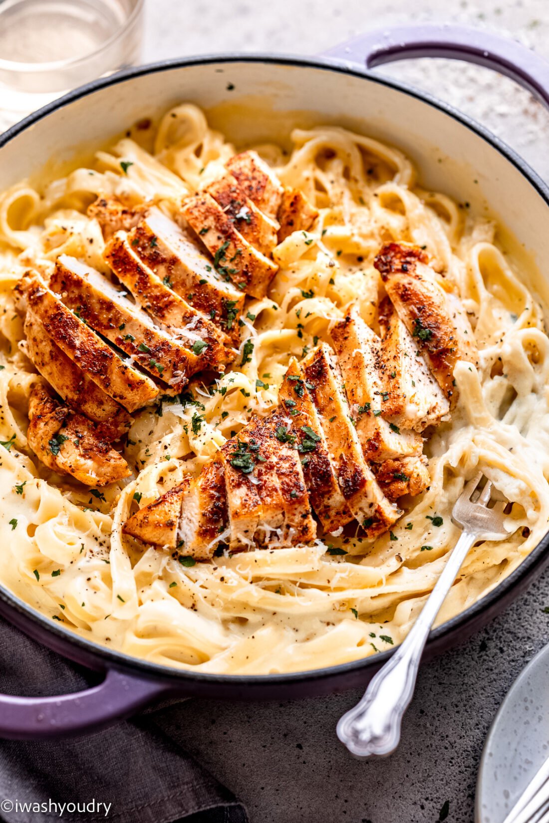 Receta Chicken Alfredo: ¡🤤CREMOSO y FÁCIL! 💯