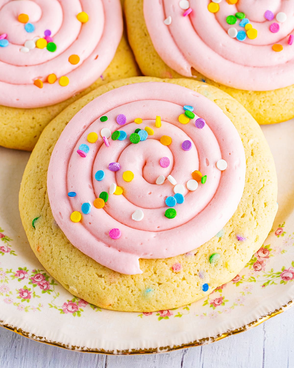 Receta Crumbl Cookies Confetti: ¡🤤Explosión de sabor!
