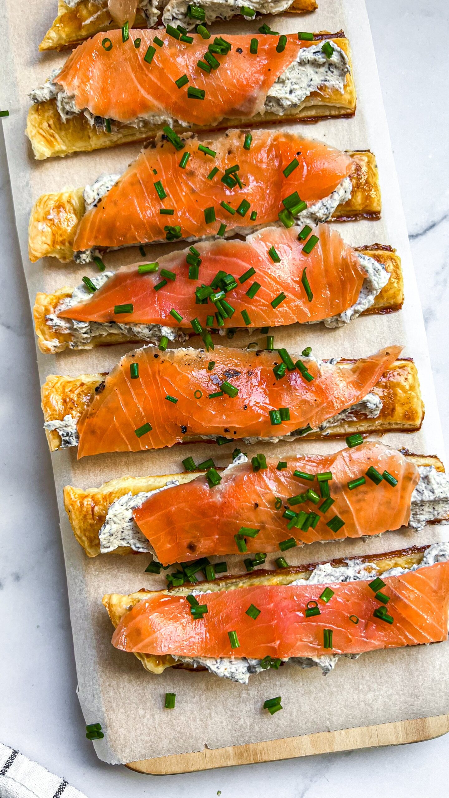 ¡Hojaldre de Salmón y Queso 🤤 Explosión de Sabor!